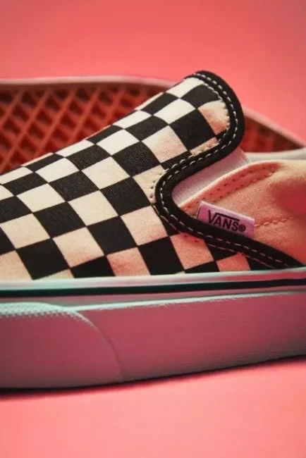 Nessa temporada, a Vans reapresenta e celebra os cinco clássicos em ...