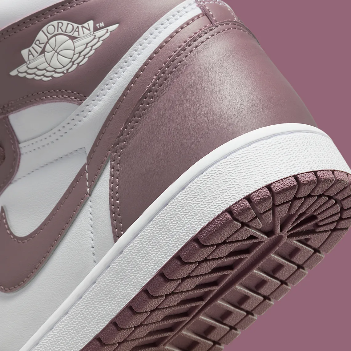 Veja as imagens oficiais do Air Jordan 1 Retro High OG » ZonaSuburbana